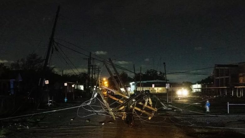 Tre të vdekur, gjashtë shtete pa energji elektrike, stuhi të forta në ... Tre të vdekur, gjashtë shtete pa energji elektrike, stuhi të forta në ...