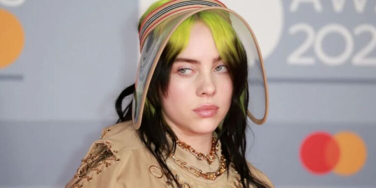 Billie Eilish: Ajo pranoi se është e tërhequr nga gratë - FaxWeb Billie Eilish: Ajo pranoi se është e tërhequr nga gratë - FaxWeb